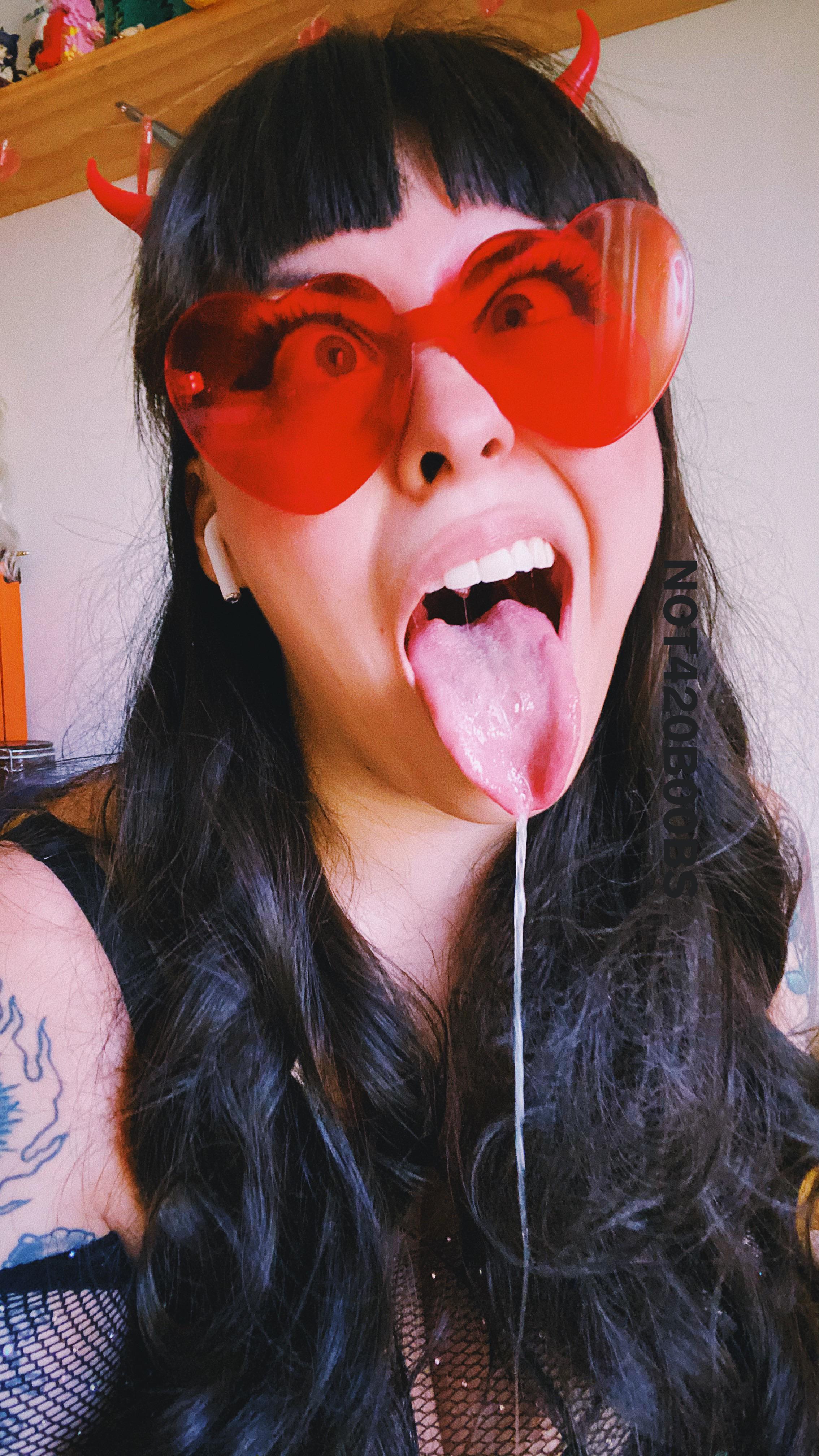 the devil’s in the details 👅💦 | Scrolller