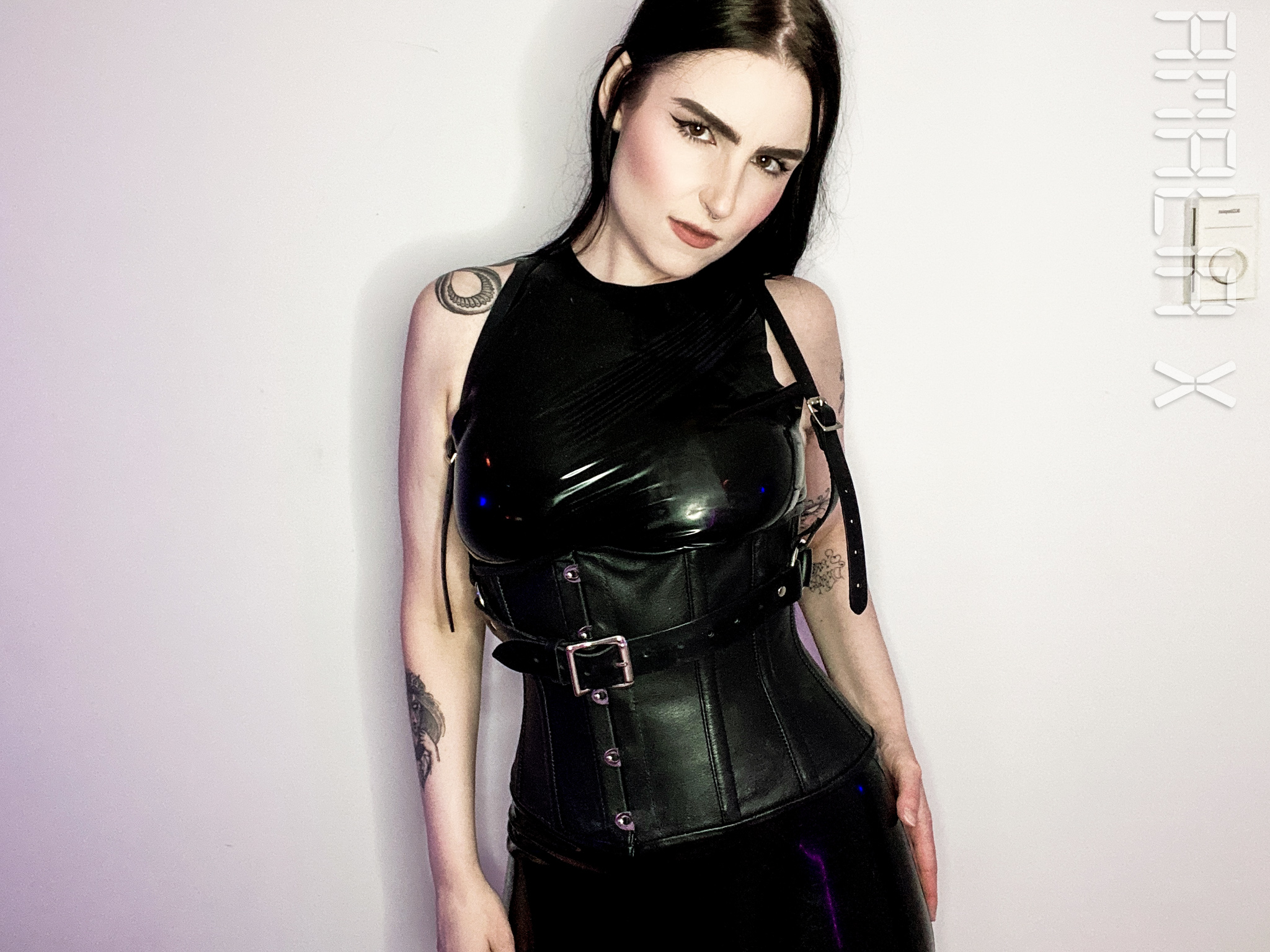 The Femdom gaze | Scrolller