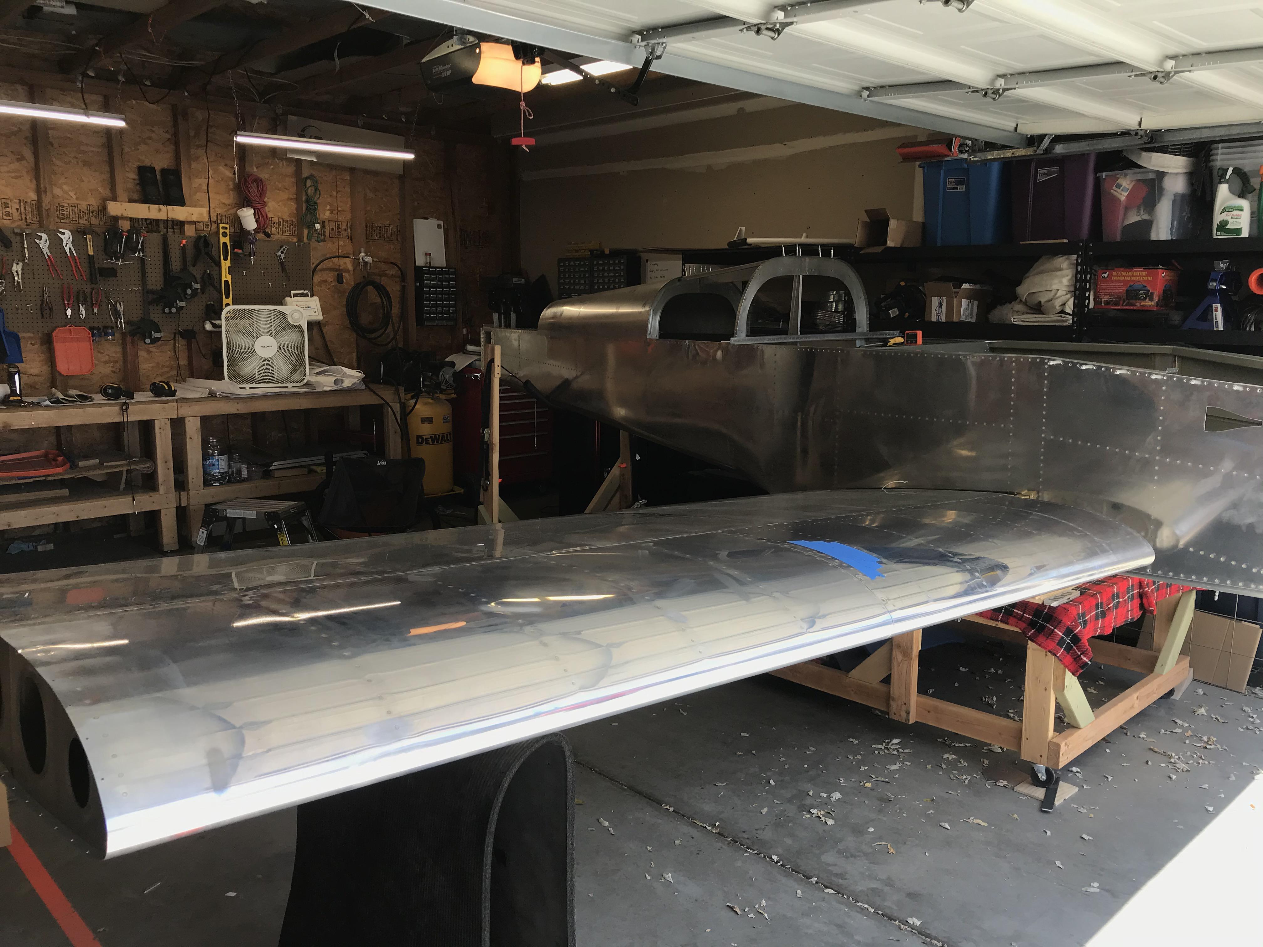 The first time we mounted a wing on the RV-7. Tomorrow we set the incidence!! | Scrolller