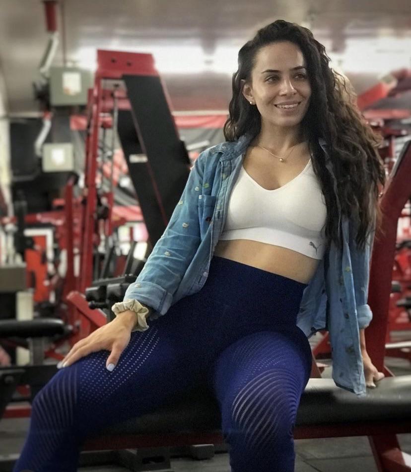 The gorgeous IFBB Pro Erikuh Lova | Scrolller