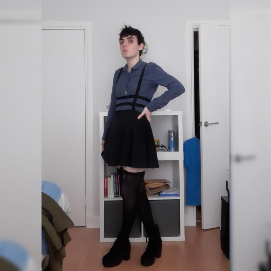 The New Office Lesbian Scrolller