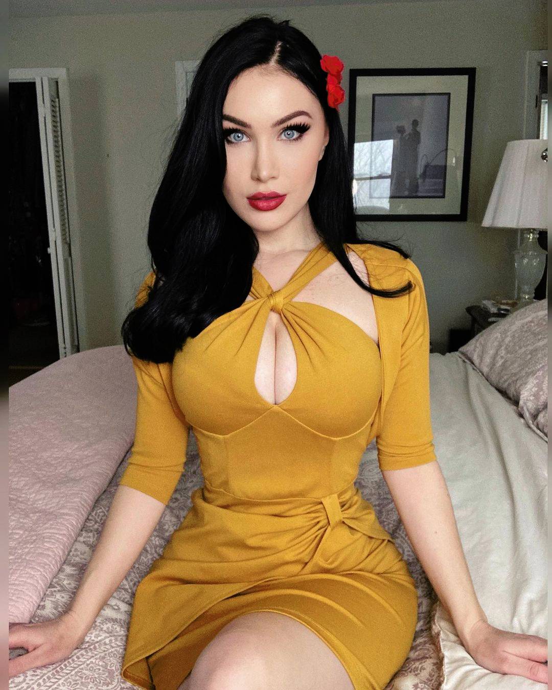 The Stunning La Femme Fantome | Scrolller