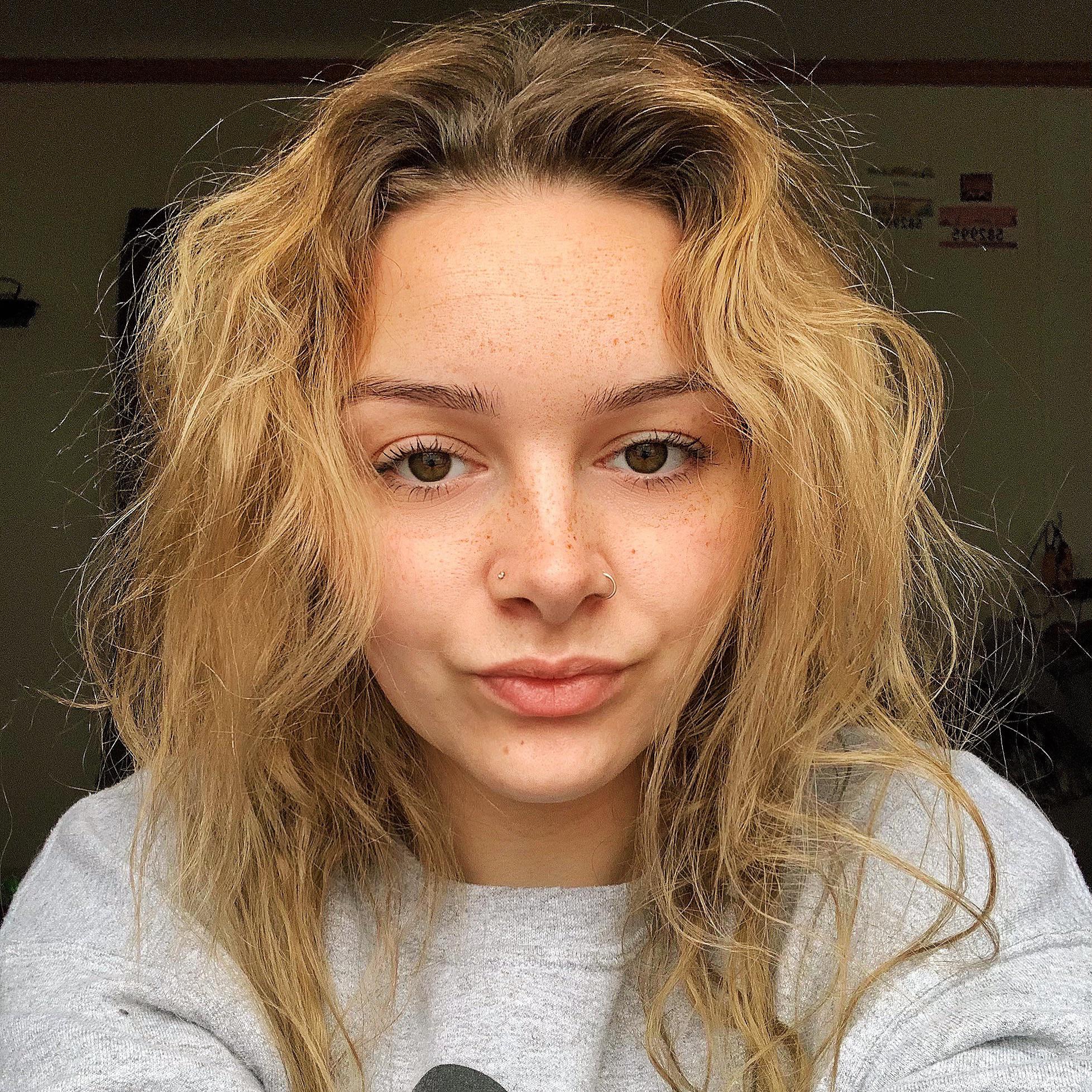 The sunlight makes them glow ☀️ | Scrolller