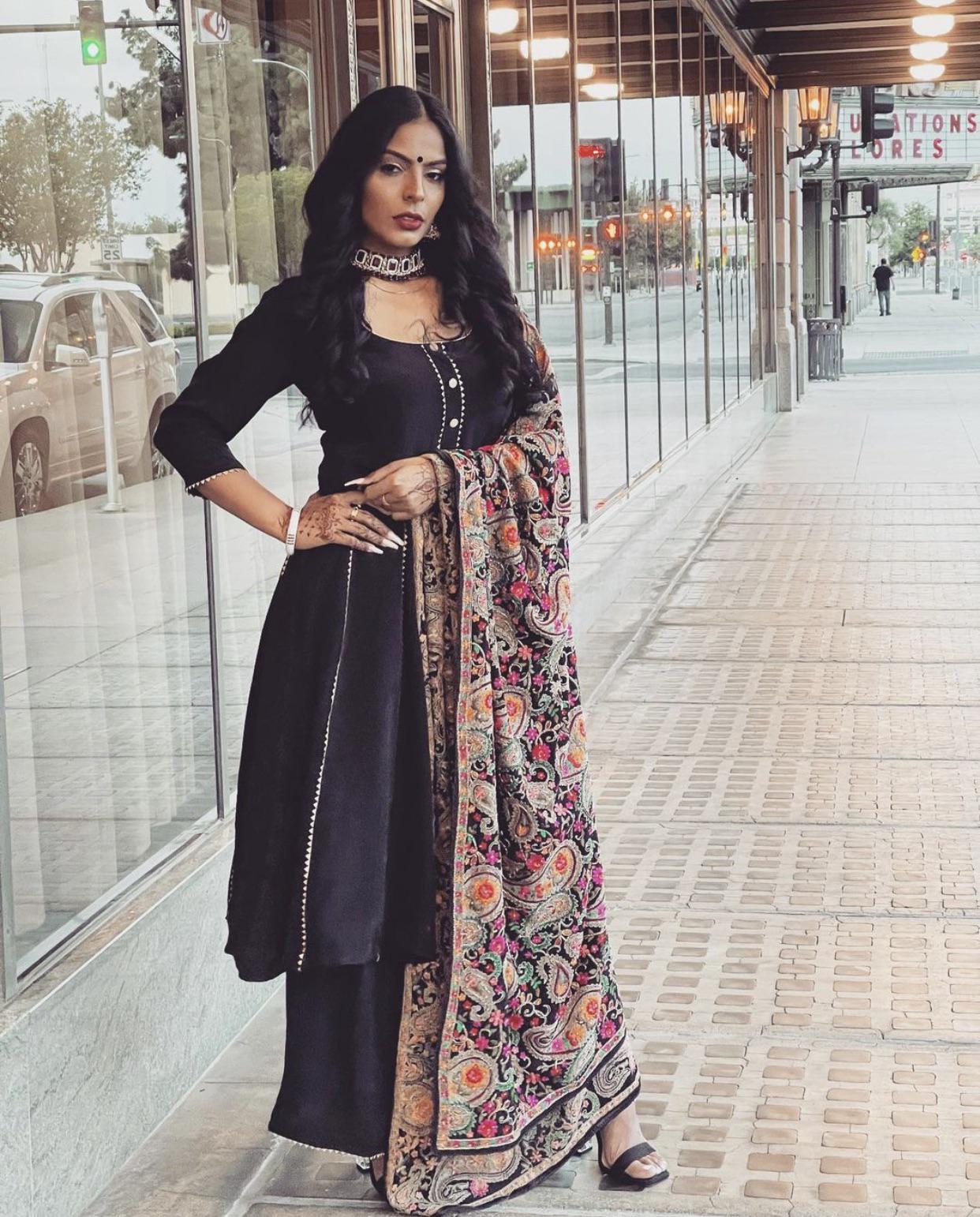 She looks the best on her knees want to see?😘 | Scrolller