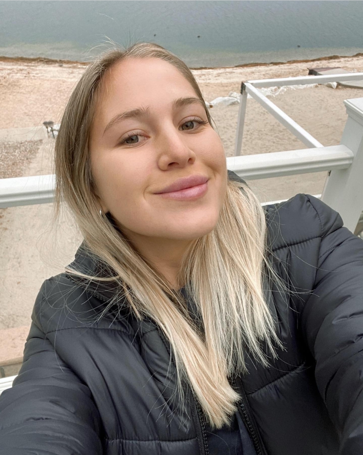 There's something abt Ashley | Scrolller