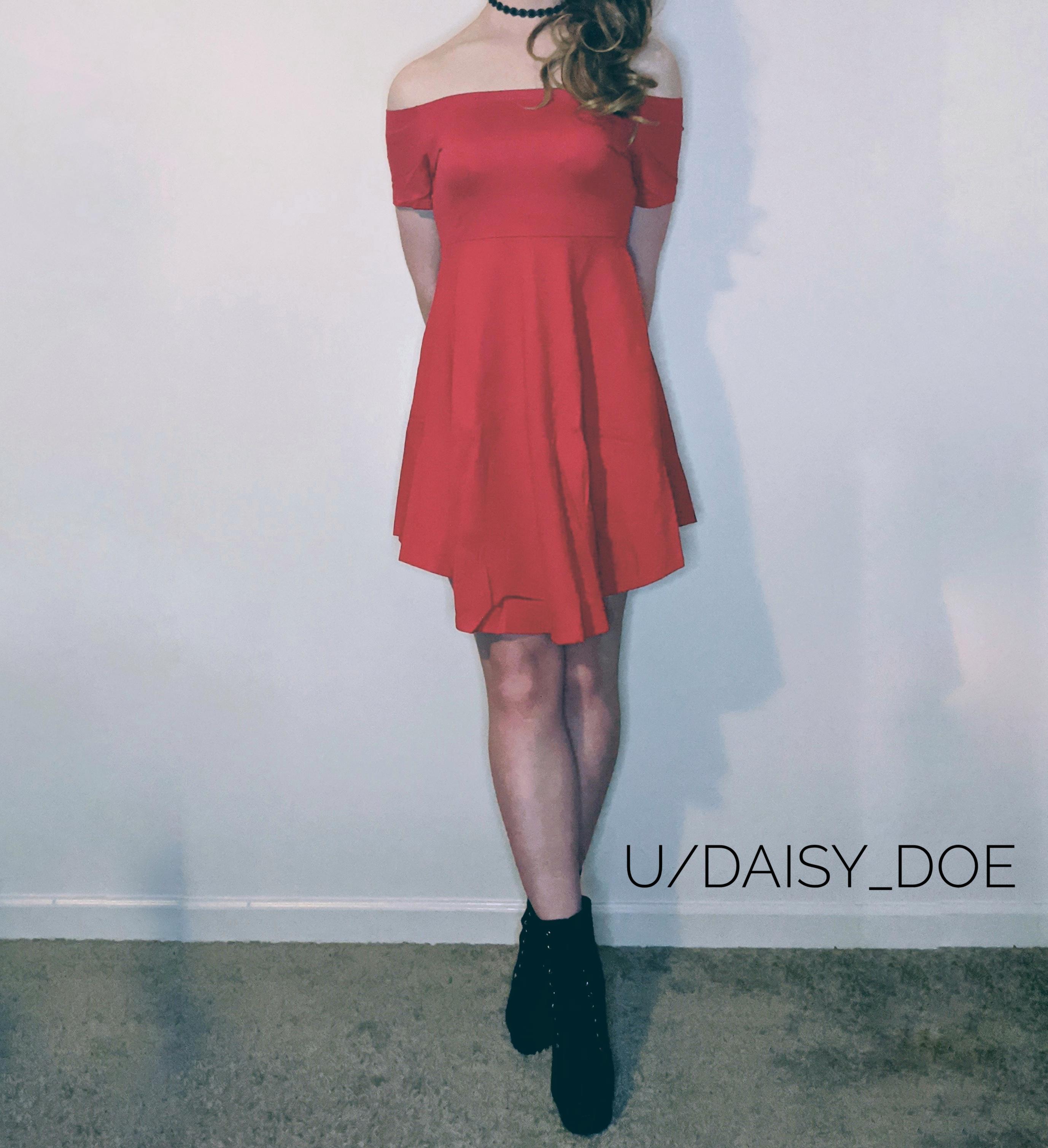 There's something special about red dresses | Scrolller