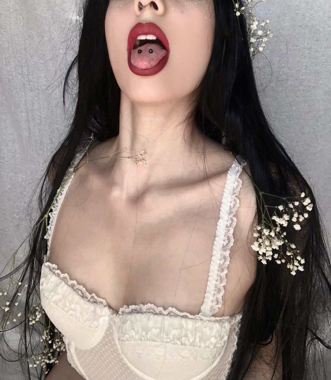 Have you ever tried a double pierced tongue? ;) | Scrolller