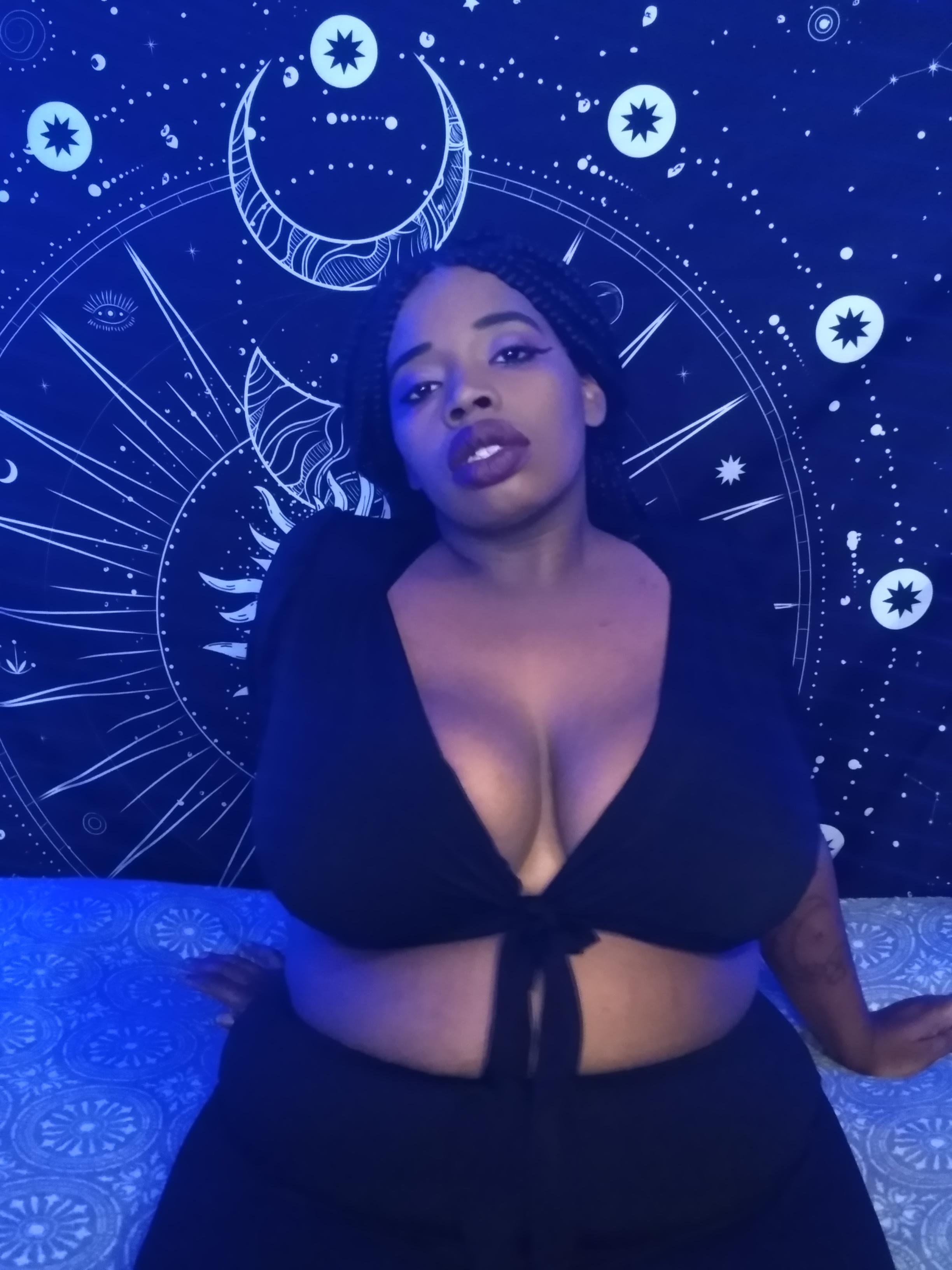 Thicc and juicy baby | Scrolller