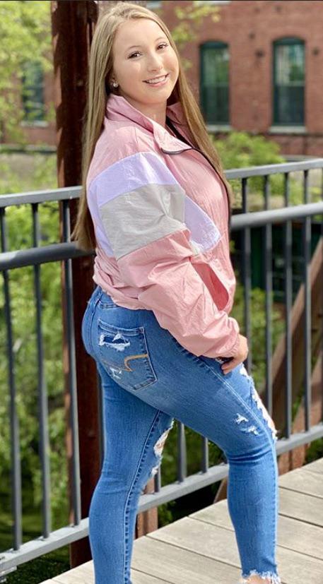 Thicc thighs save lives | Scrolller