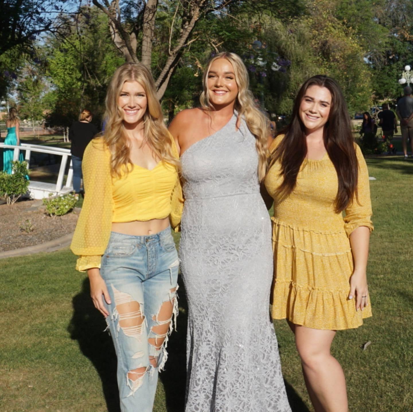 Thick Sisters | Scrolller