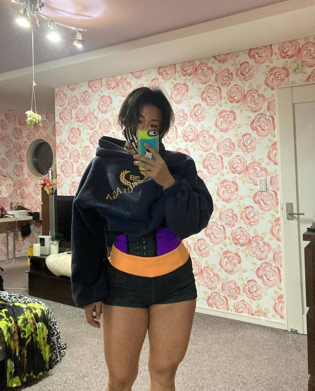 Thighs Scrolller