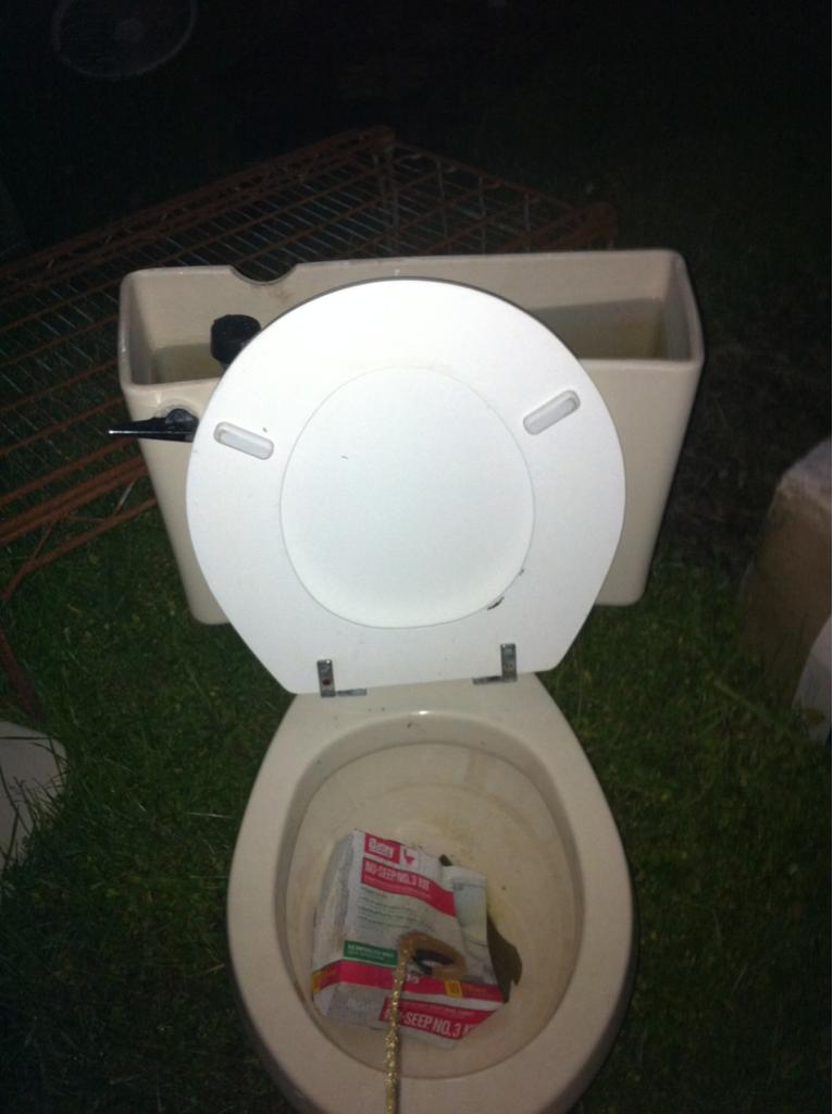 "This bathroom is missing something..." | Scrolller