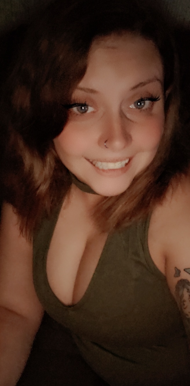 This chubby girl is going back light headed...blonde here I come... | Scrolller