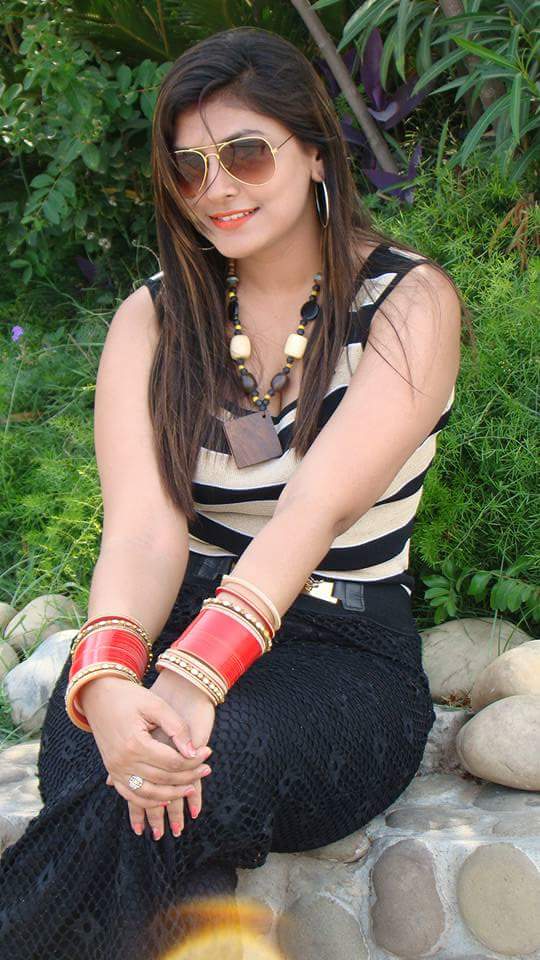 This fair Indian hotwife needs to get blacked soon... | Scrolller