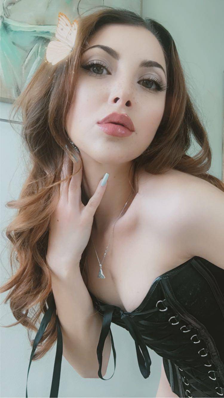 This Goddess will drive you crazy 😈 | Scrolller