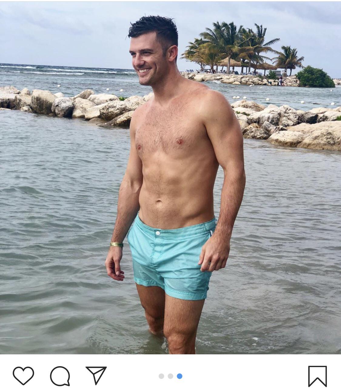 This Instagrammer, top or bottom? | Scrolller