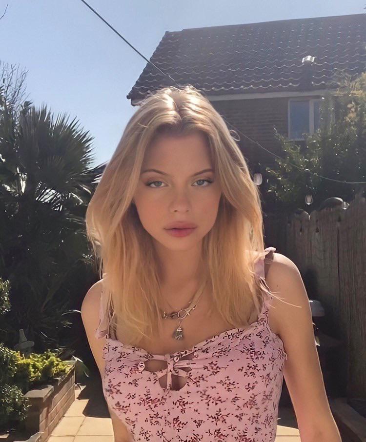 This is me. | Scrolller