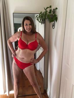 This is my 54 year old Mombod | Scrolller