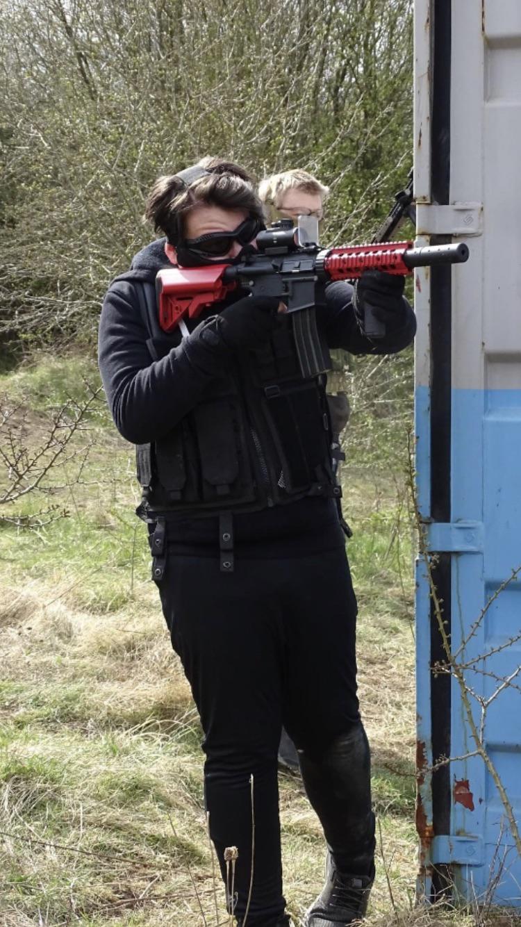 This is my first airsoft loadout, any ideas for improvement? | Scrolller