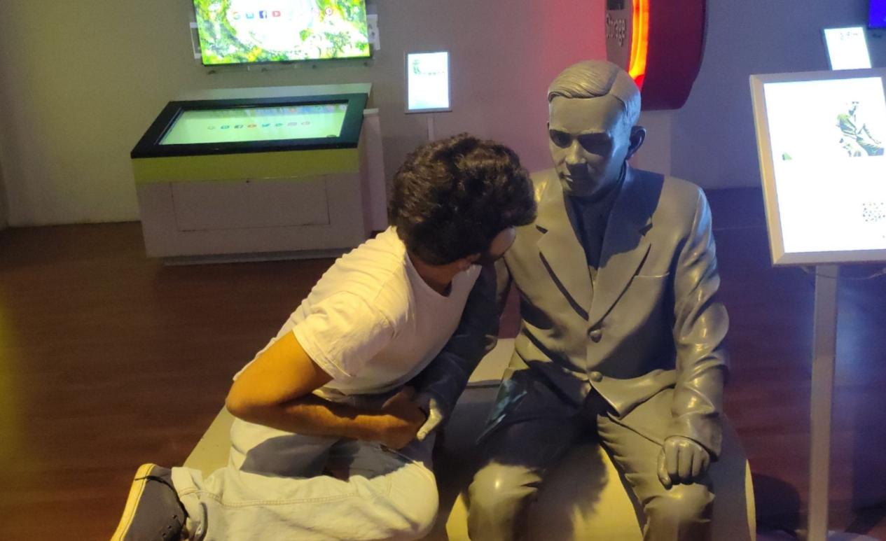 This is the closest I've gotten to intimacy | Scrolller