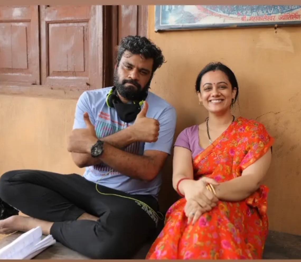 This marathi hslut is so happy seating next to her mstud! | Scrolller