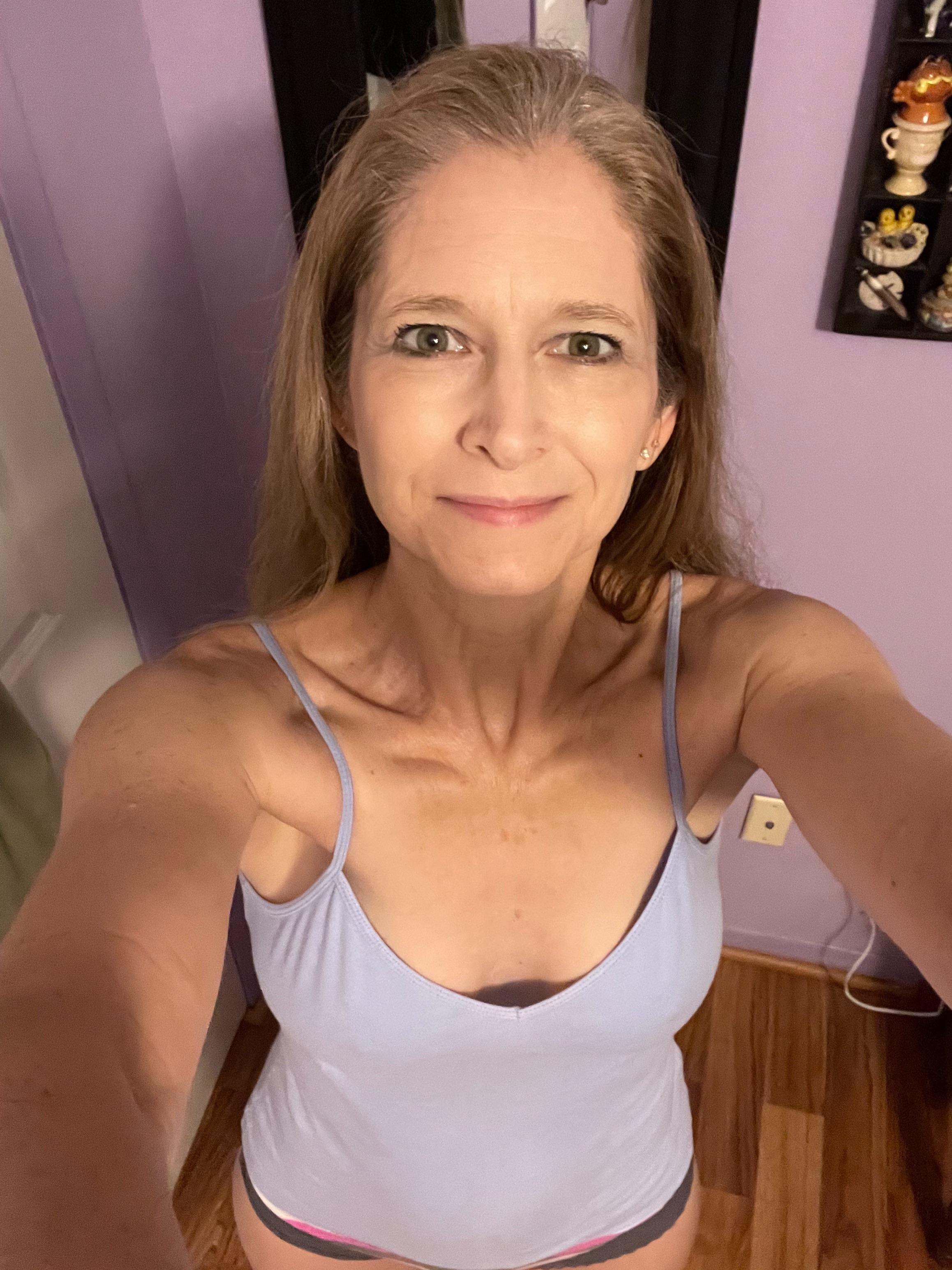 This milf/GILF is going braless today. | Scrolller