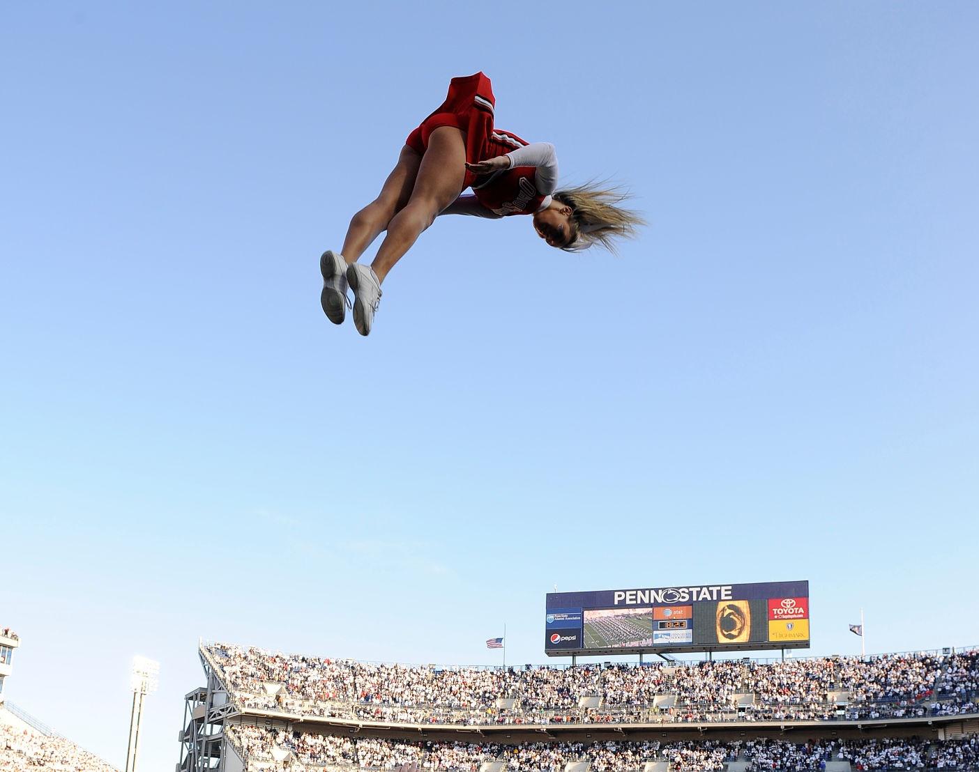 Ohio State cheerleader's airborne upskirt | Scrolller