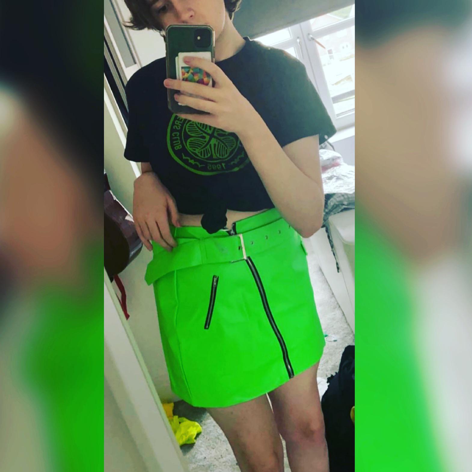 this skirt is everything | Scrolller