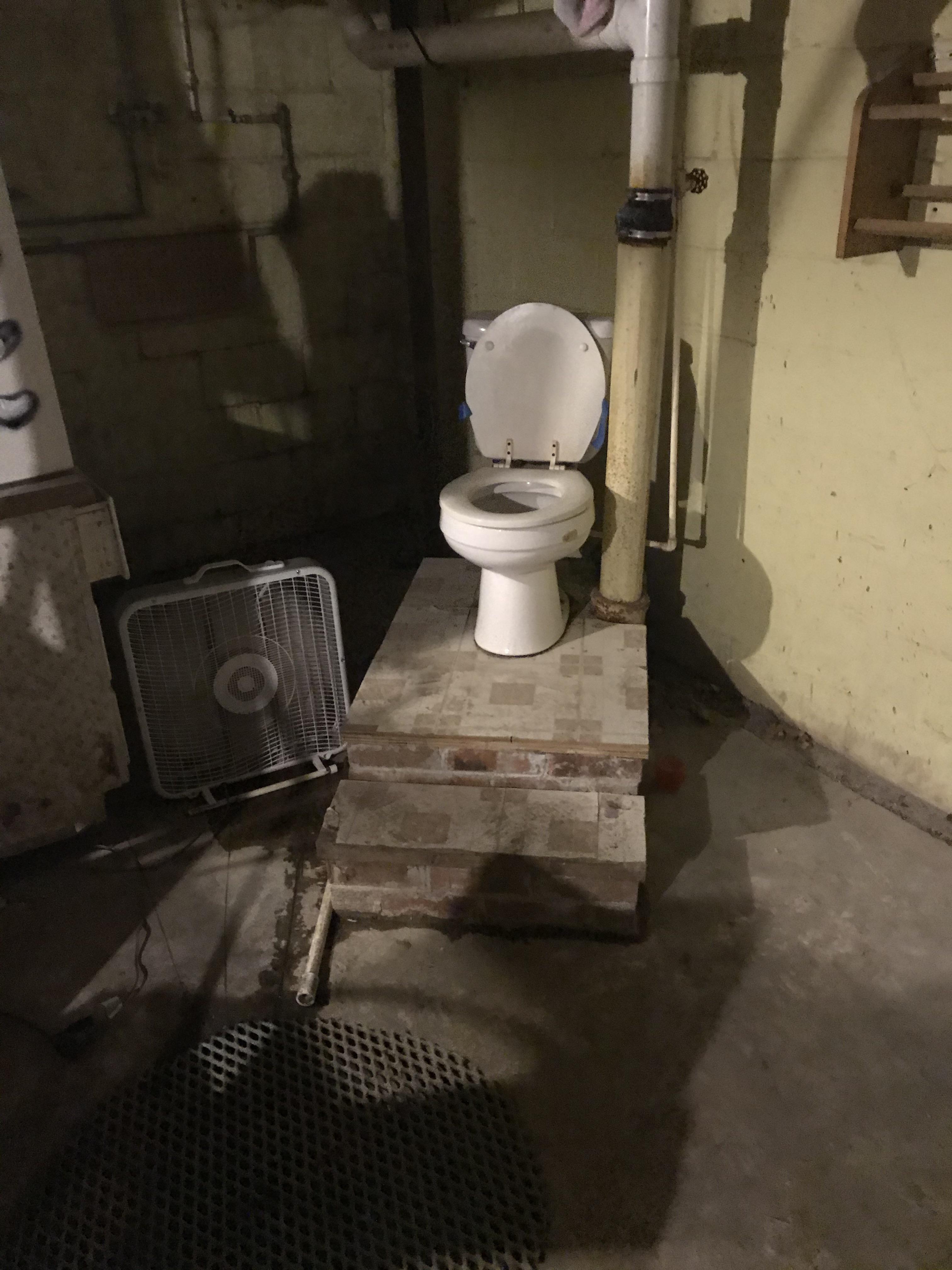This toilet in my grandparents basement | Scrolller