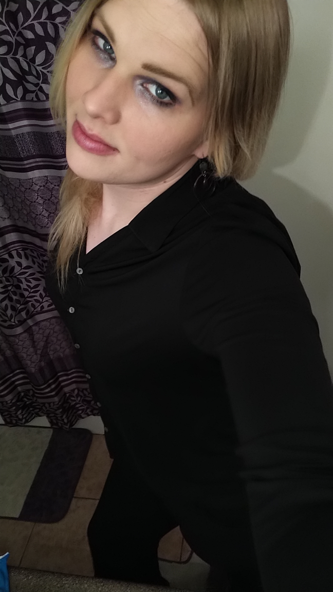 Thought I looked pretty before work | Scrolller