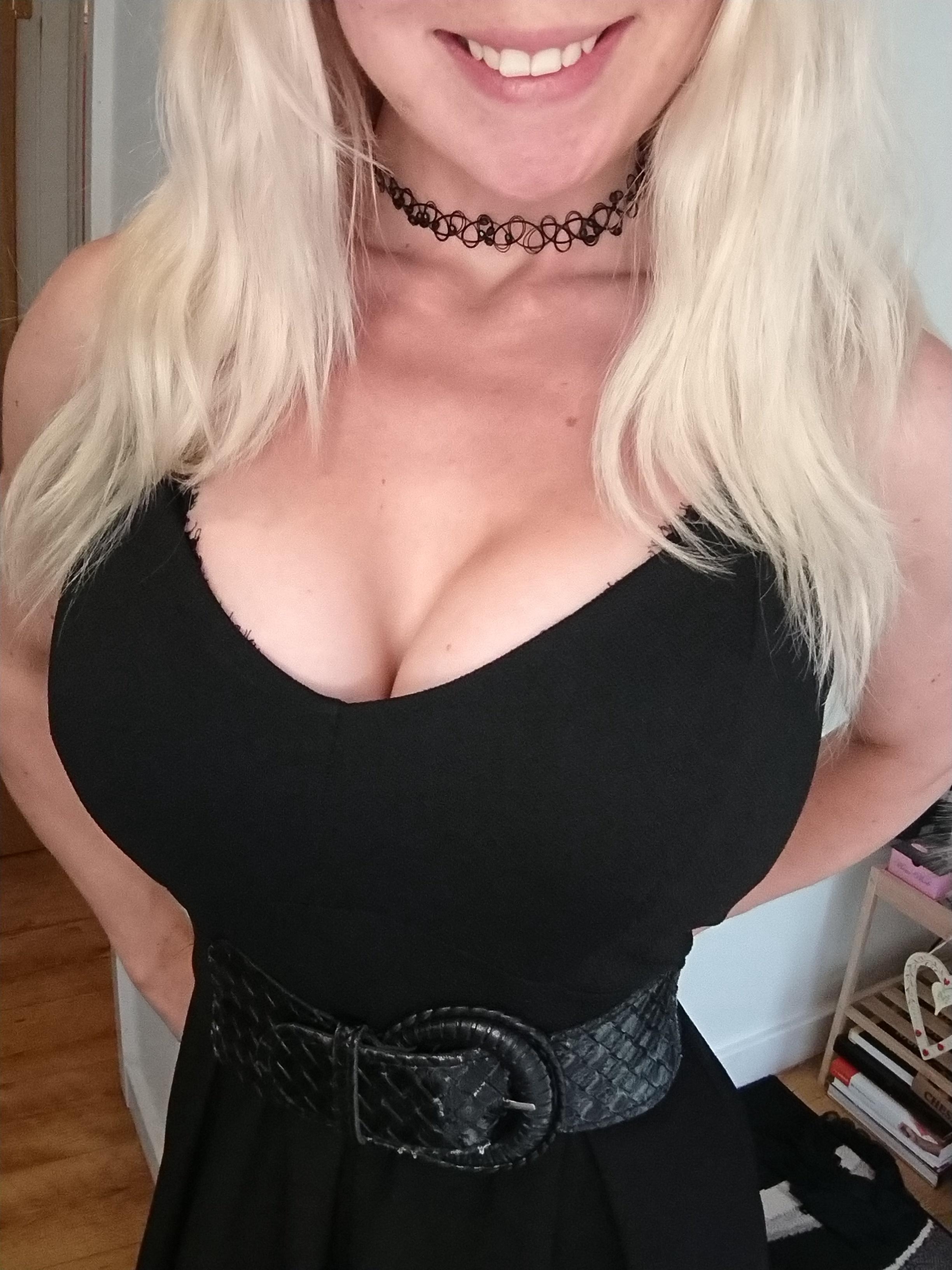 Thought you might appreciate my outfit today! 😘 | Scrolller Thought you might appreciate my outfit today! 😘 | Scrolller