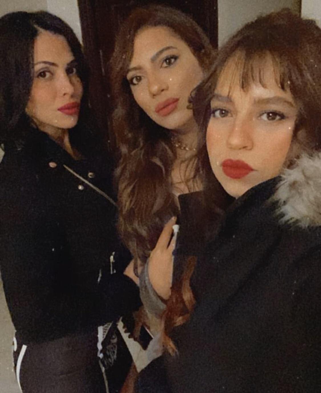 Thoughts one my aunt (left) | Scrolller