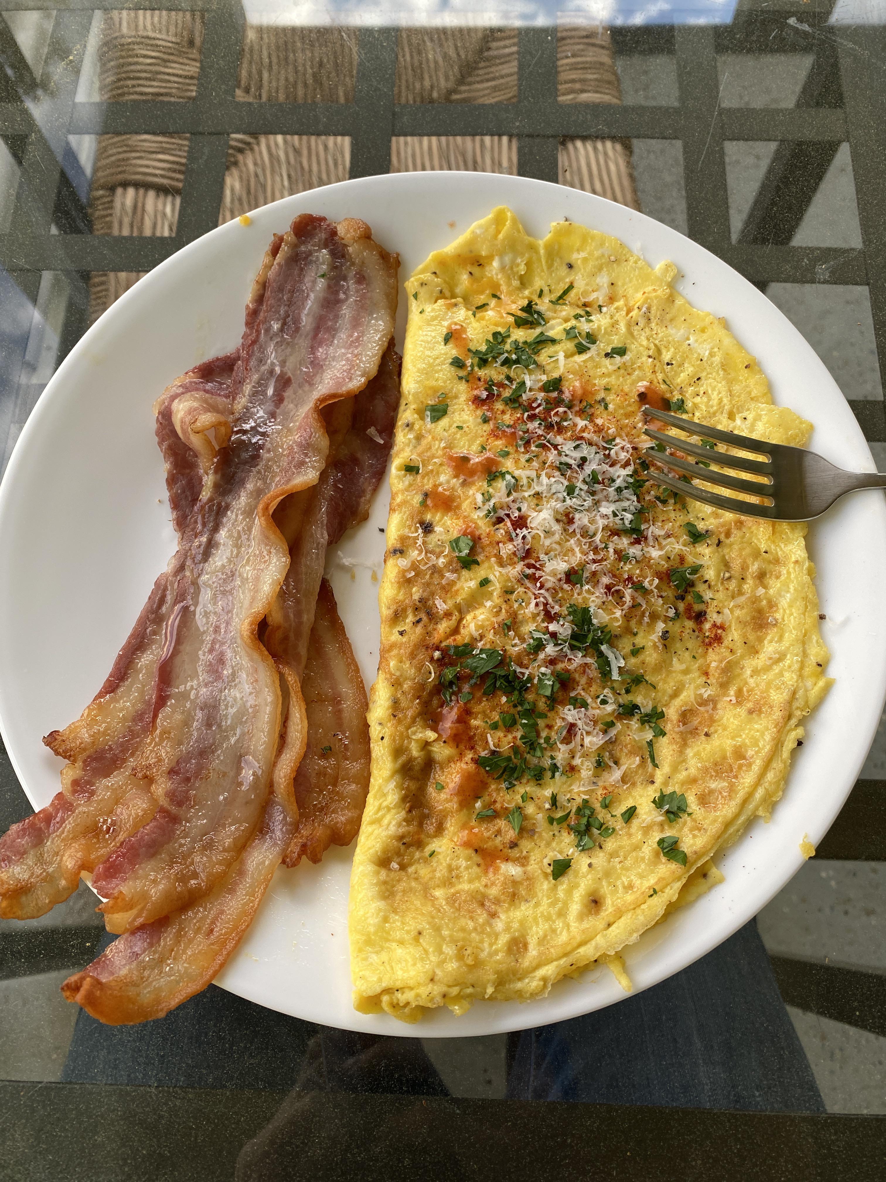Three Cheese Omelette w/ Bacon | Scrolller