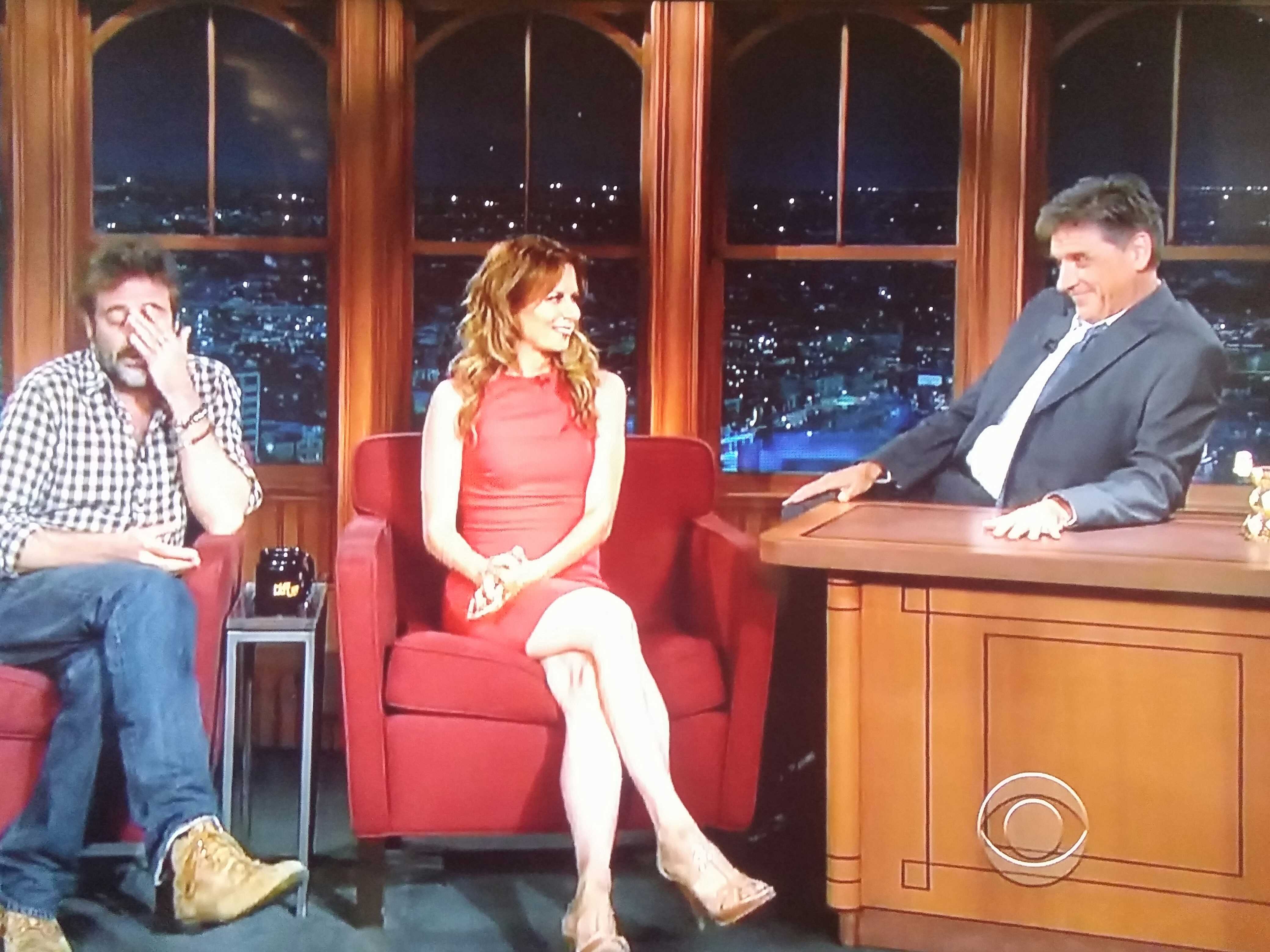 Three-way awkward pause. | Scrolller