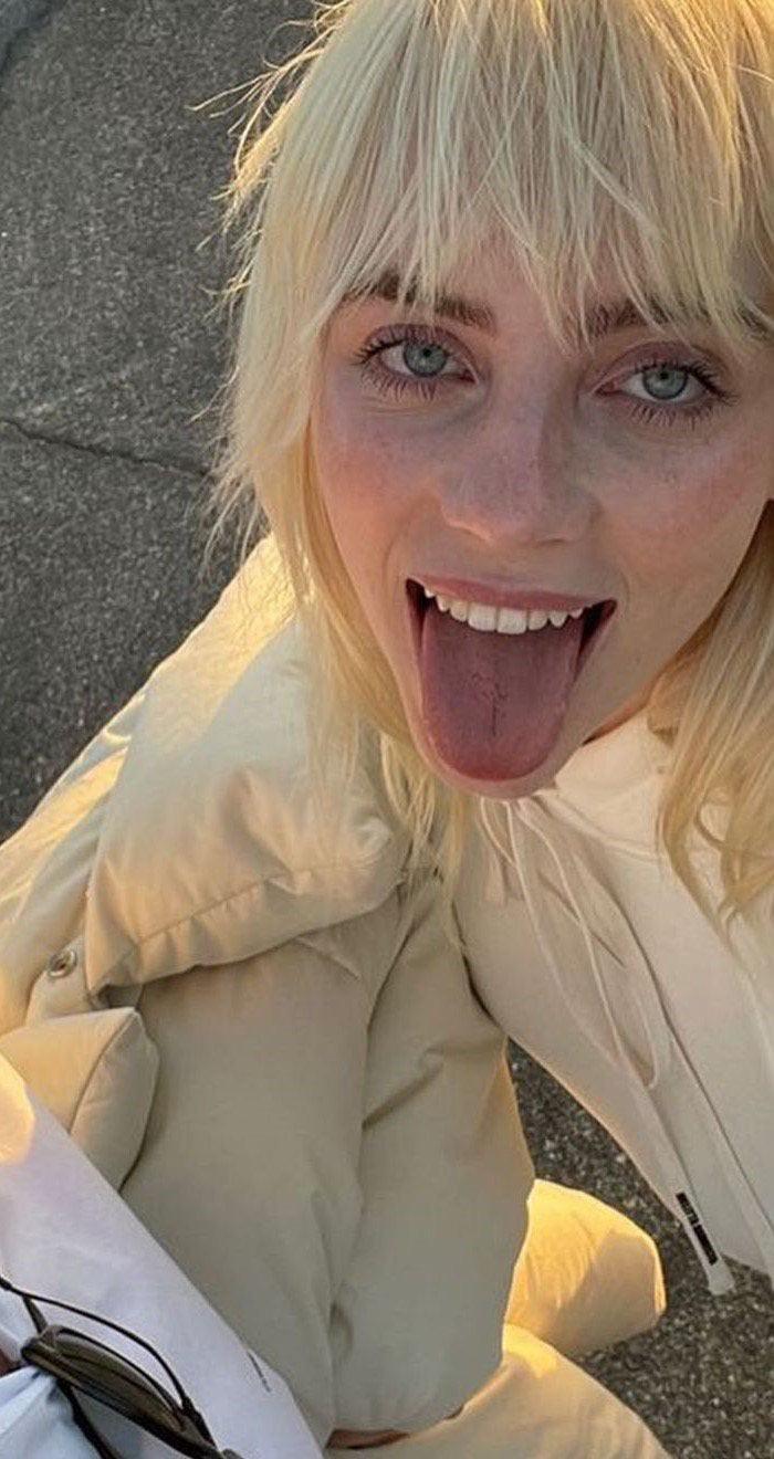 Throbbing for Billie Eilish | Scrolller