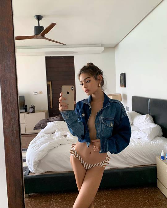 Sneaking Over | Scrolller