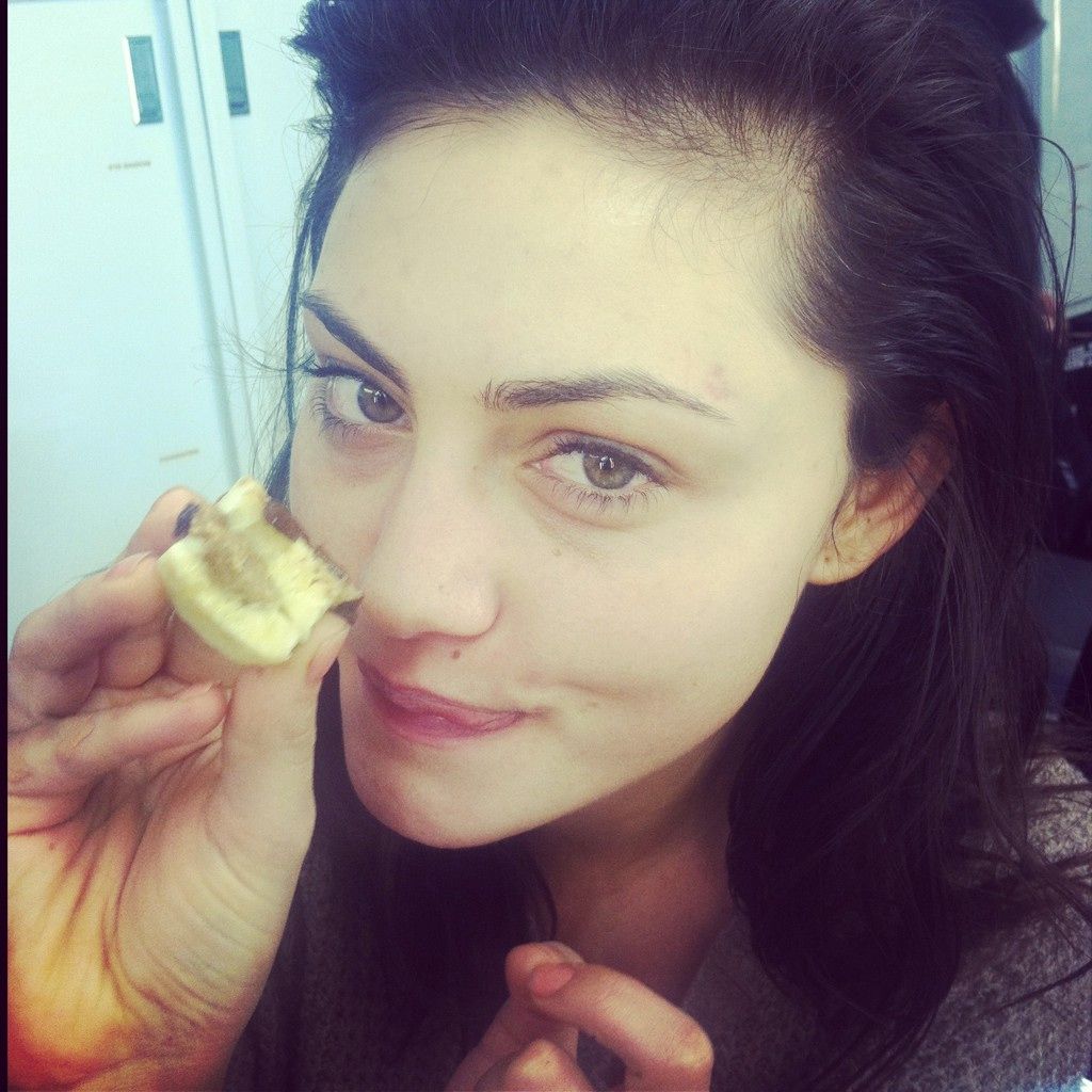 Throwback Phoebe showing off her snack | Scrolller