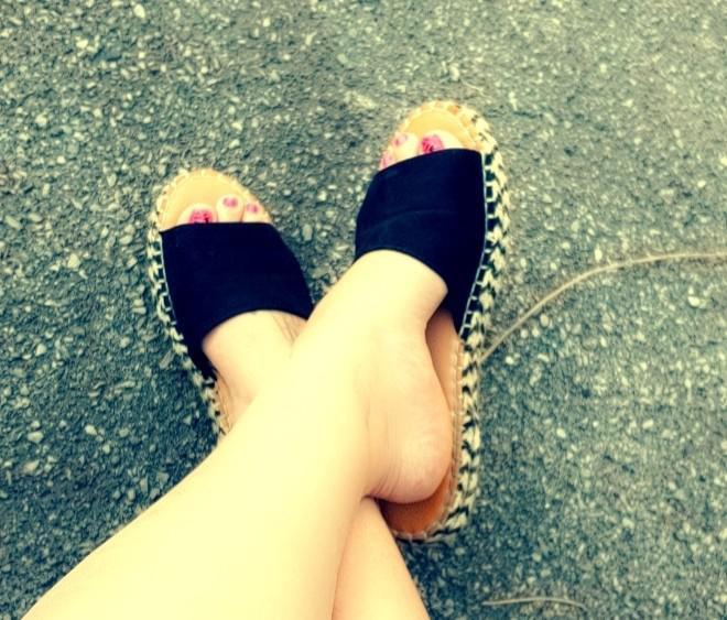 Tickle My Arches With Your Tongue Scrolller