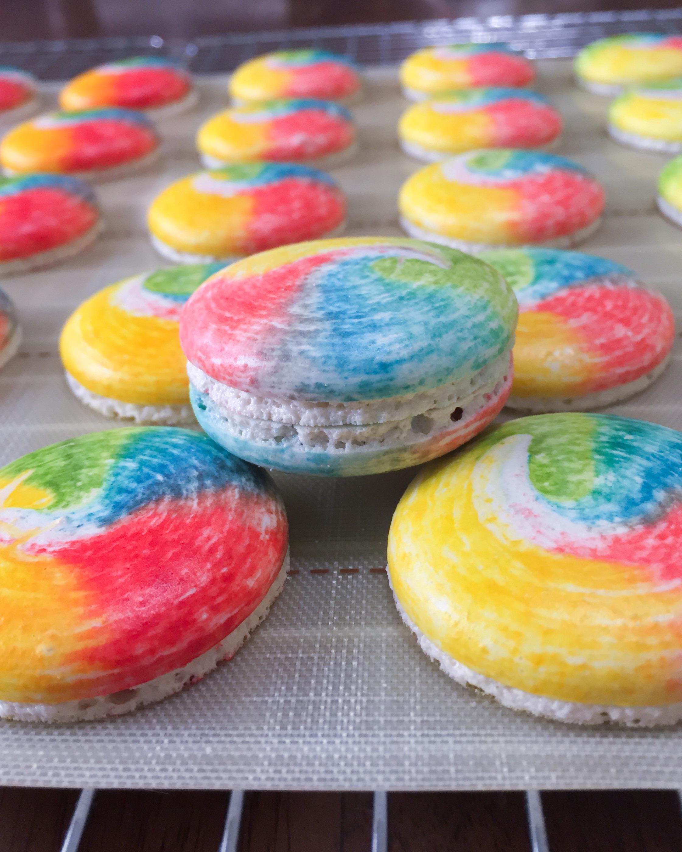 Tie-dye macarons! | Scrolller