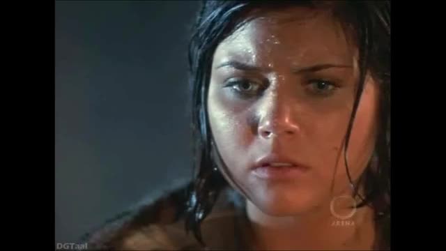 Tiffani Amber Thiessen In Hot Tub Scrolller