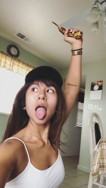 Tight grip | Scrolller