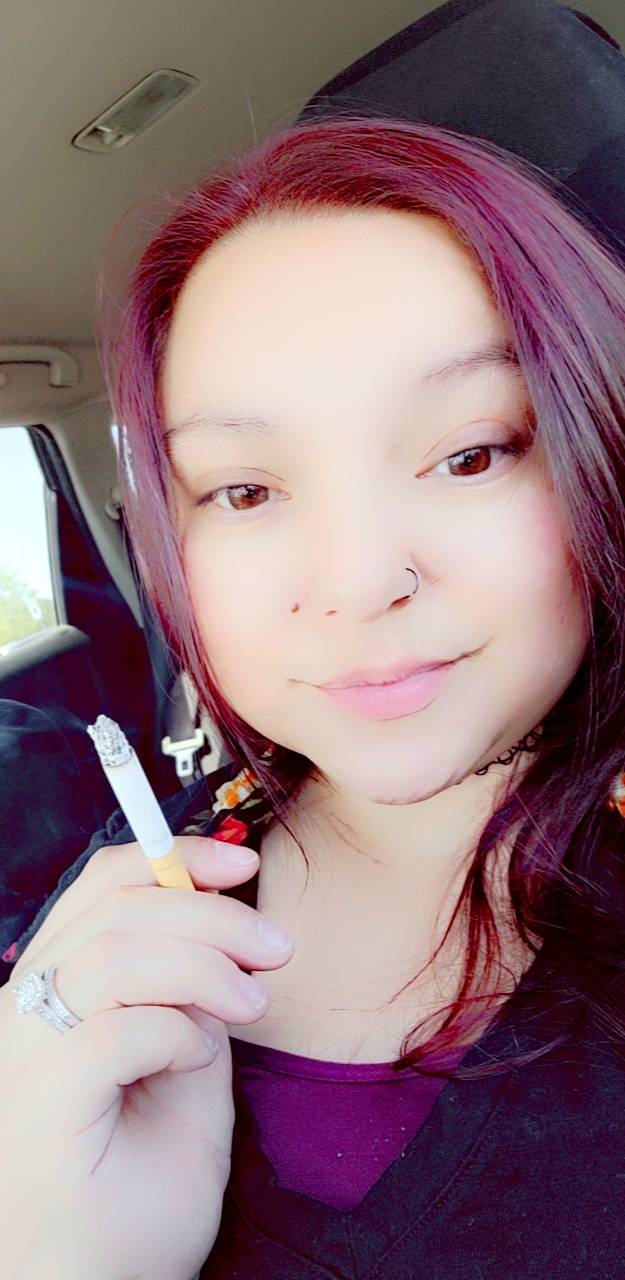 Time for that cigarette break ♥️💨 | Scrolller