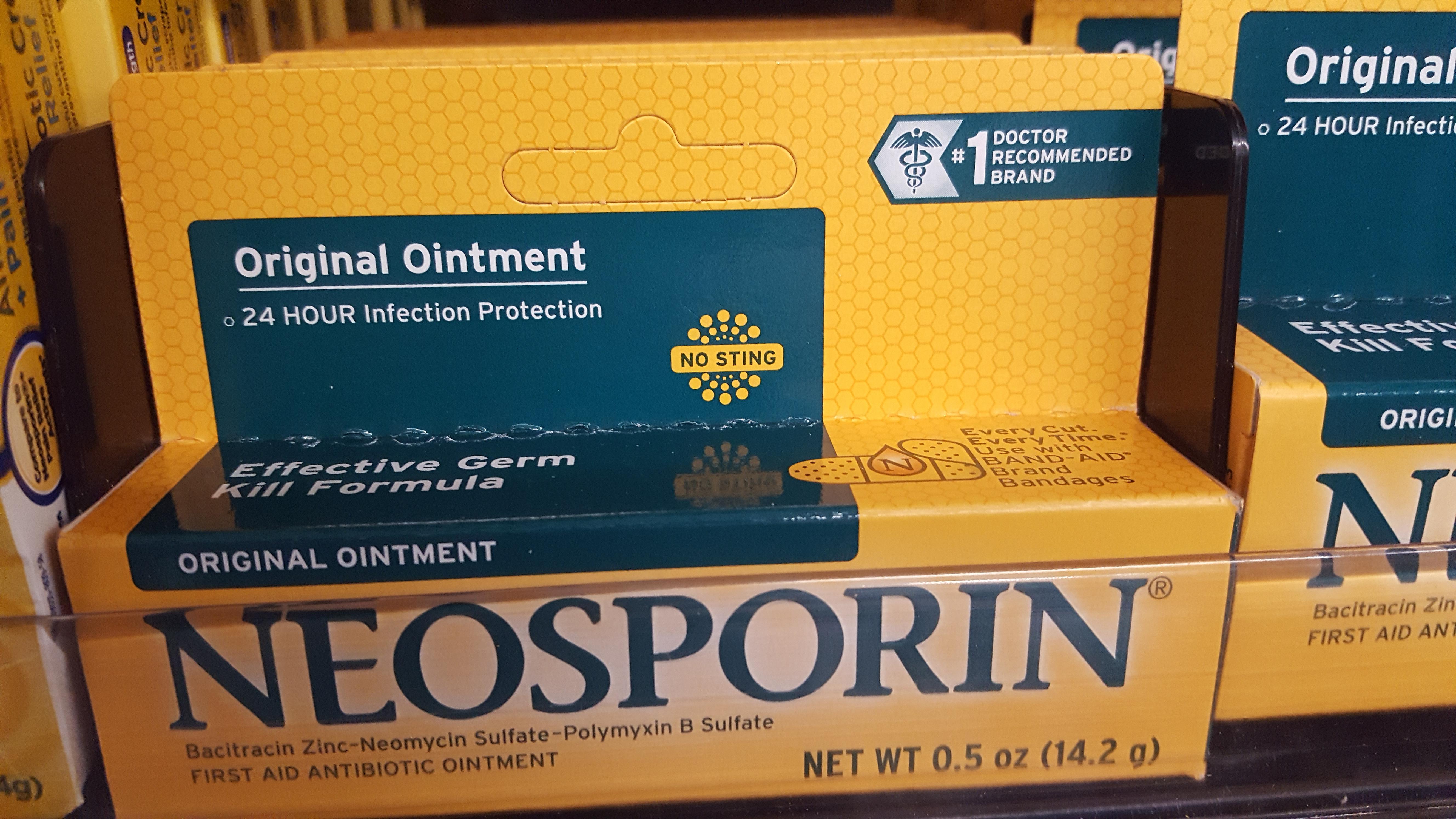 Tiny hexagons on this box | Scrolller