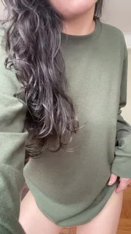 Titty drop ft. a special surprise guest 😻 [f] [oc] | Scrolller