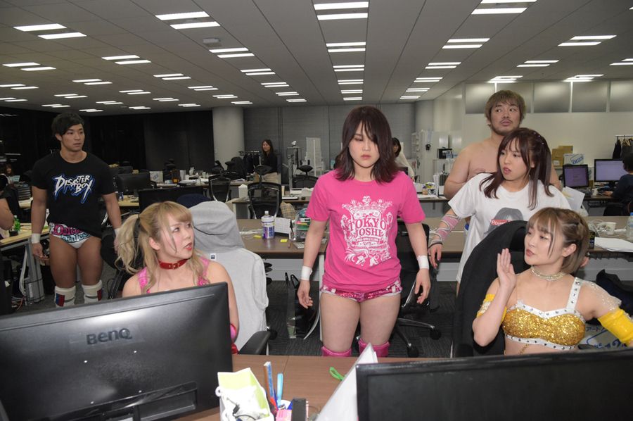 Today's picture: Yuki, Miyu, Mina & Natsupoi at the Abema Towers | Scrolller