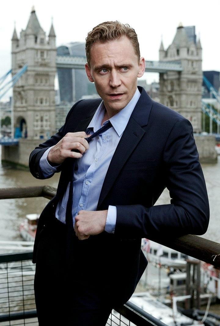 Tom Hiddleston providing us a spectacular view | Scrolller