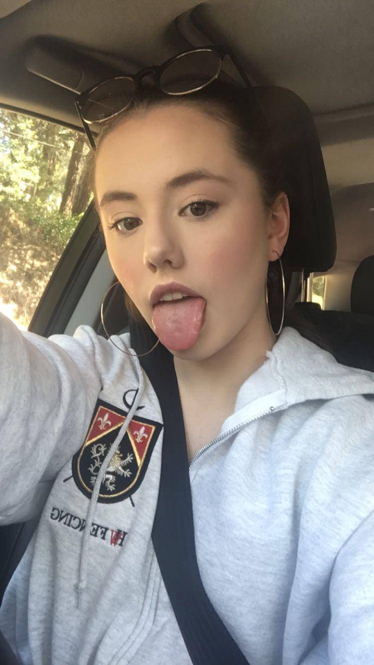 Tongue out ! | Scrolller