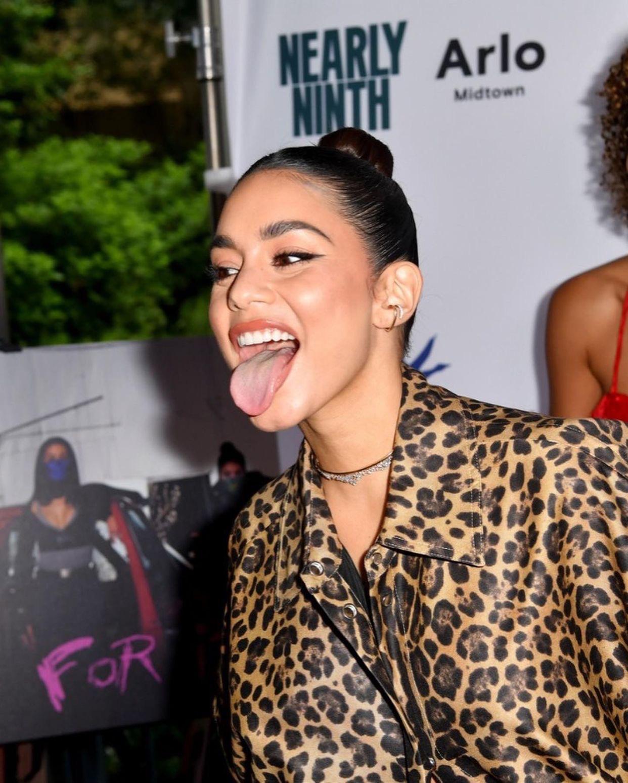 Tongue Out Scrolller