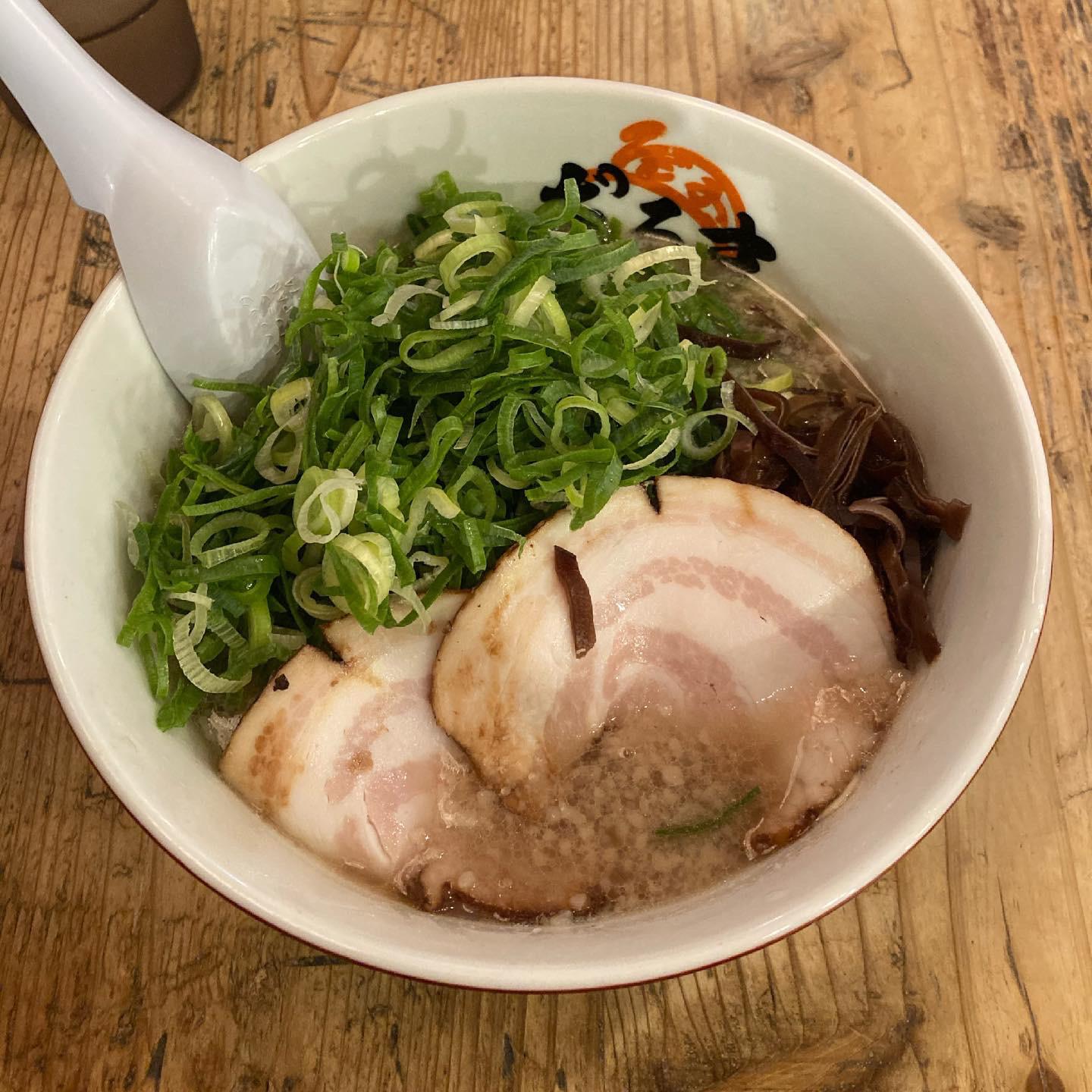 Tonkotsu at Daruma in Hakata (Fukuoka) with extra Negi | Scrolller