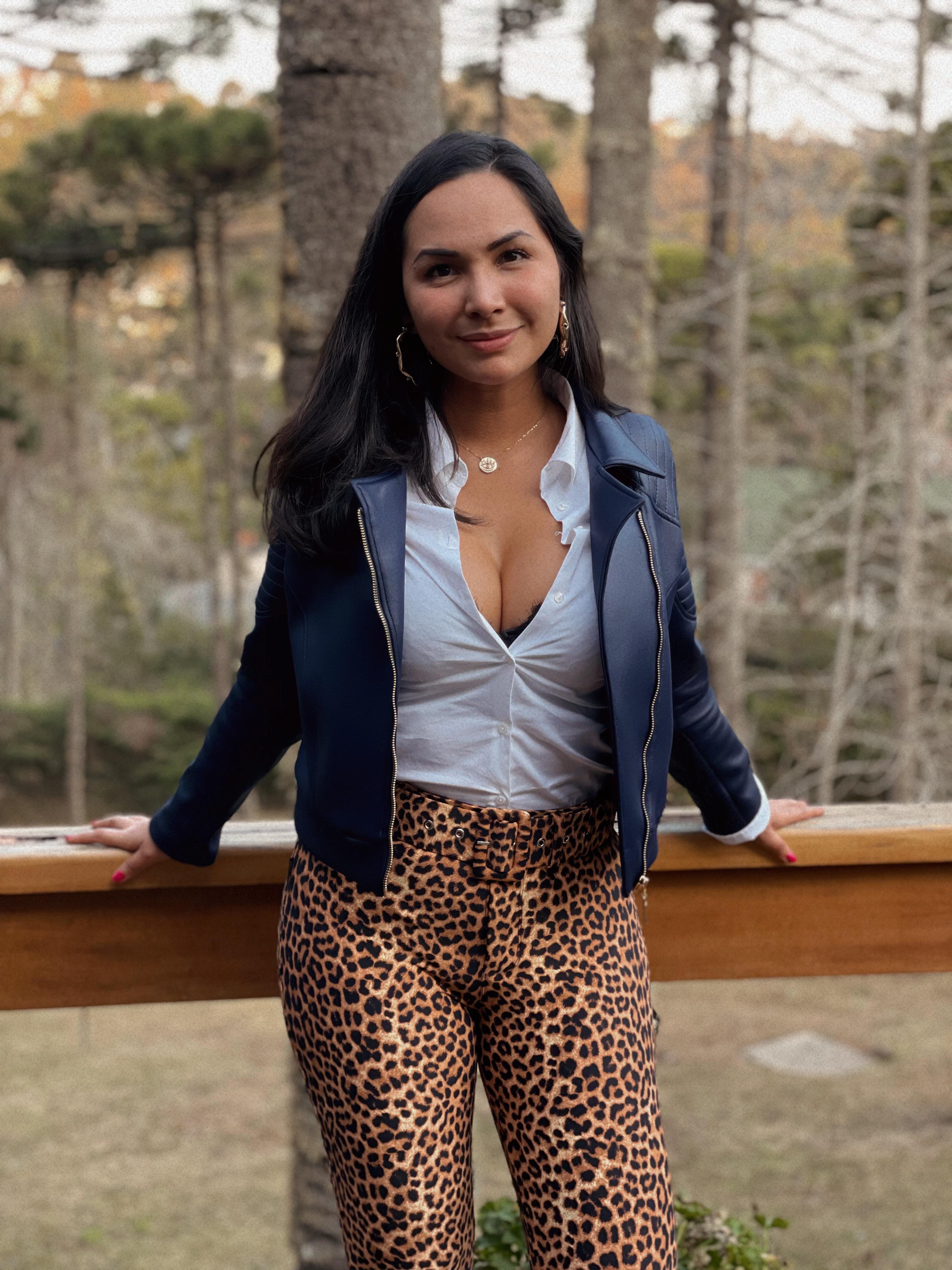 Too much for a lunch date? | Scrolller